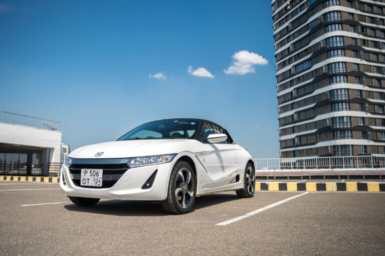 【本音レビュー】ホンダS660は買ってはいけない？後悔しない選び方と購入前の注意点を試乗レポートで徹底解説！ | LIB CAR DEPT.